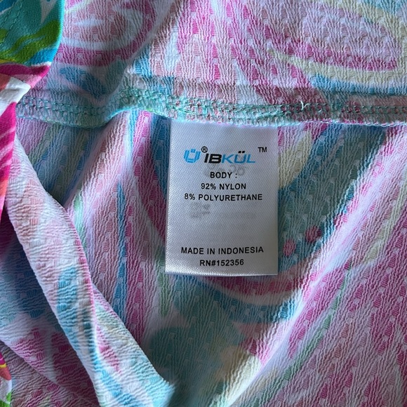 IBKUL | Tops | Ibkul Short Sleeve Zip Mock Neck Top In Aubrey Candy ...